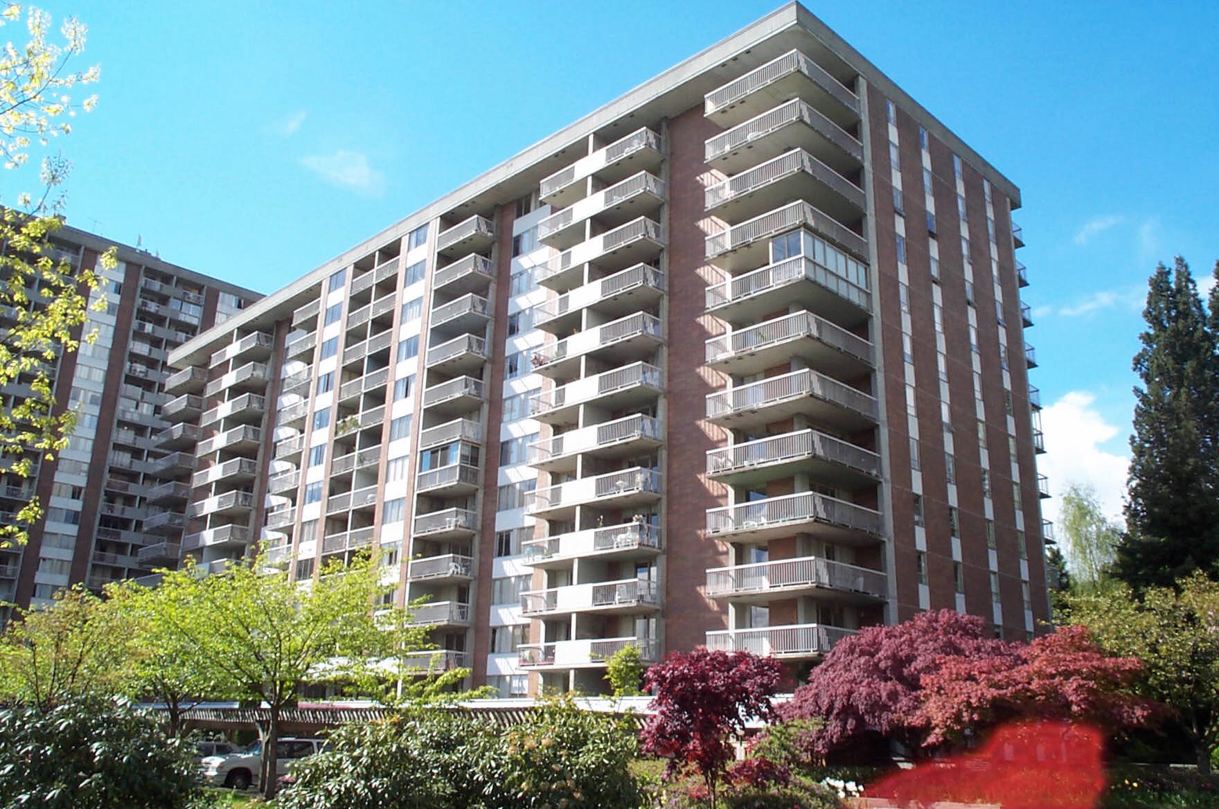 Woodcroft, 2012 Fullerton Avenue North Vancouver, BC - REW