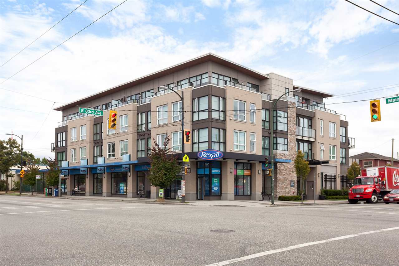 33 North, 33 Templeton Drive North Vancouver, BC - REW