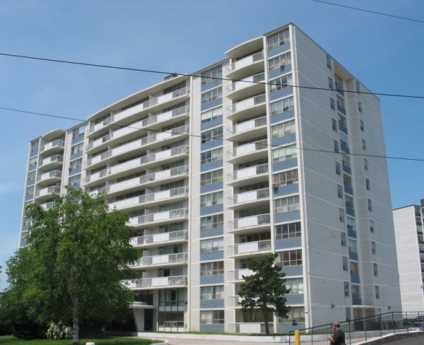 La Scala Towers, 18 Cedarcroft Boulevard Toronto, ON - REW