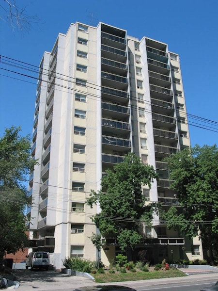 Sherbourne Towers, 540 Sherbourne Street Toronto, ON | REW