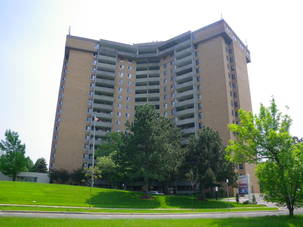 Widdicombe Place East, 53 Widdicombe Hill Boulevard Toronto, ON - REW
