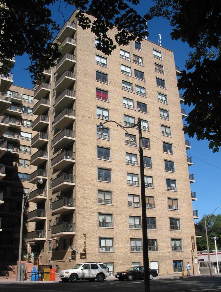 Park Terrace North Tower, 3000 Yonge Street Toronto, ON - REW