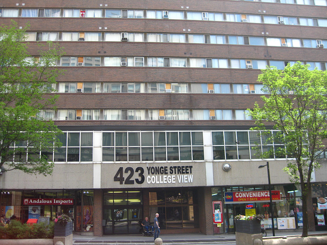 College View Apartments, 423 Yonge Street Toronto, ON - REW