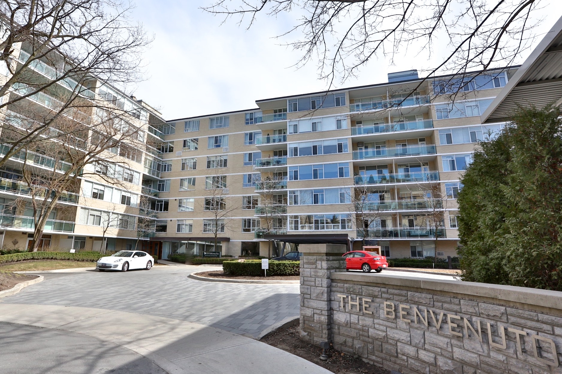 Benvenuto Place, 1 Benvenuto Place Toronto, ON - REW